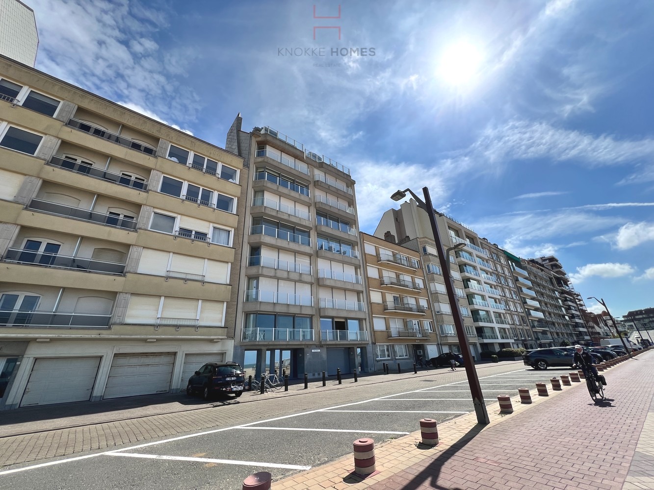 Gemeubeld appartement op de zeedijk aan het Albertstrand
