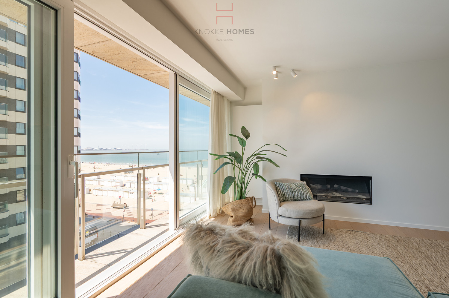 Appartement spacieux avec une superbe vue laterale sur mer à Duinbergen